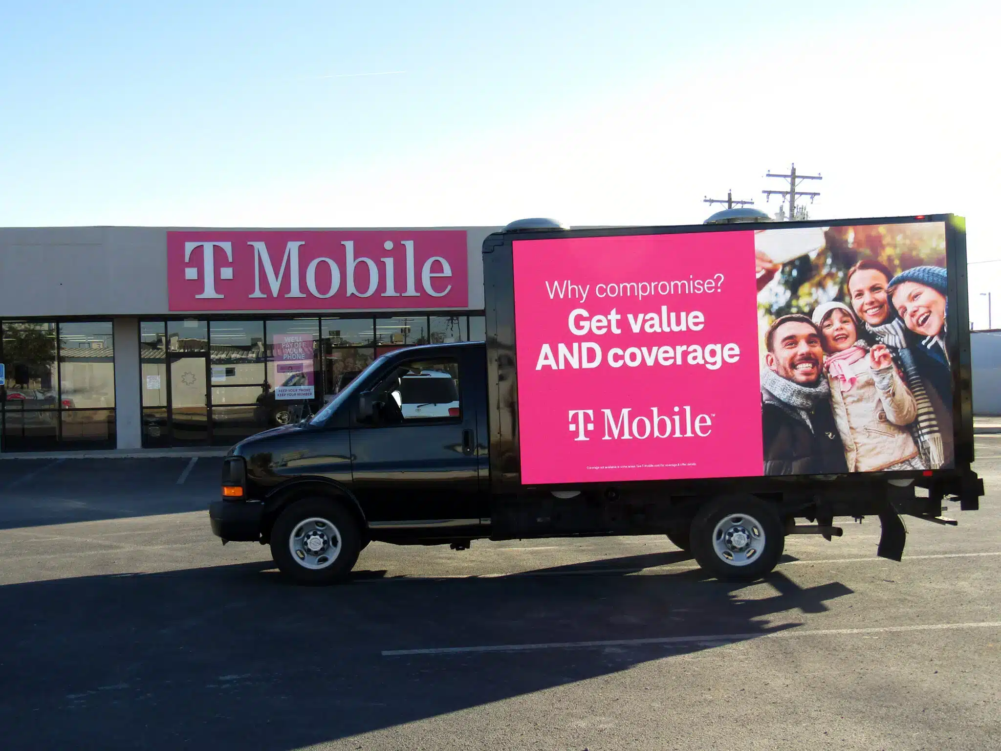 Mobile Advertising Vehicles 3D Mobile Billboard Advertising Company